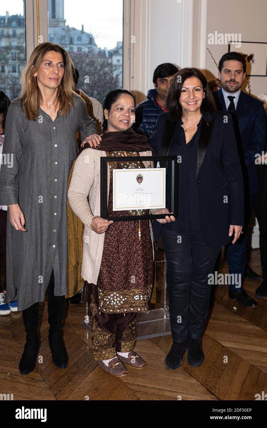 Pakistanese Asia Bibi is awarded the honorary citizenship of Paris, by ...