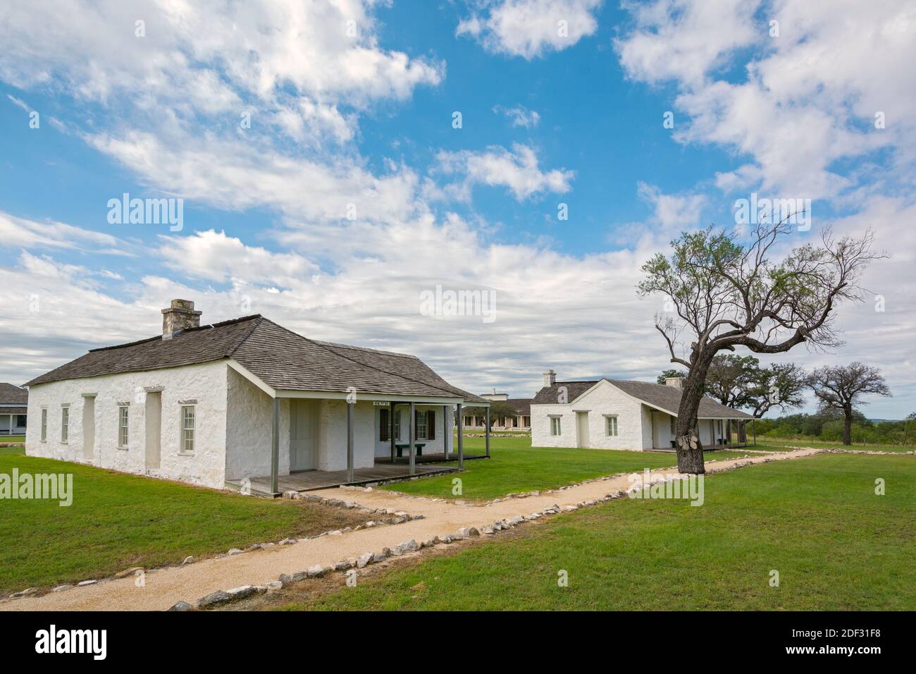 Texas Forts Trail, Fort McKavett State Historic Site, Lieutenants Row ...