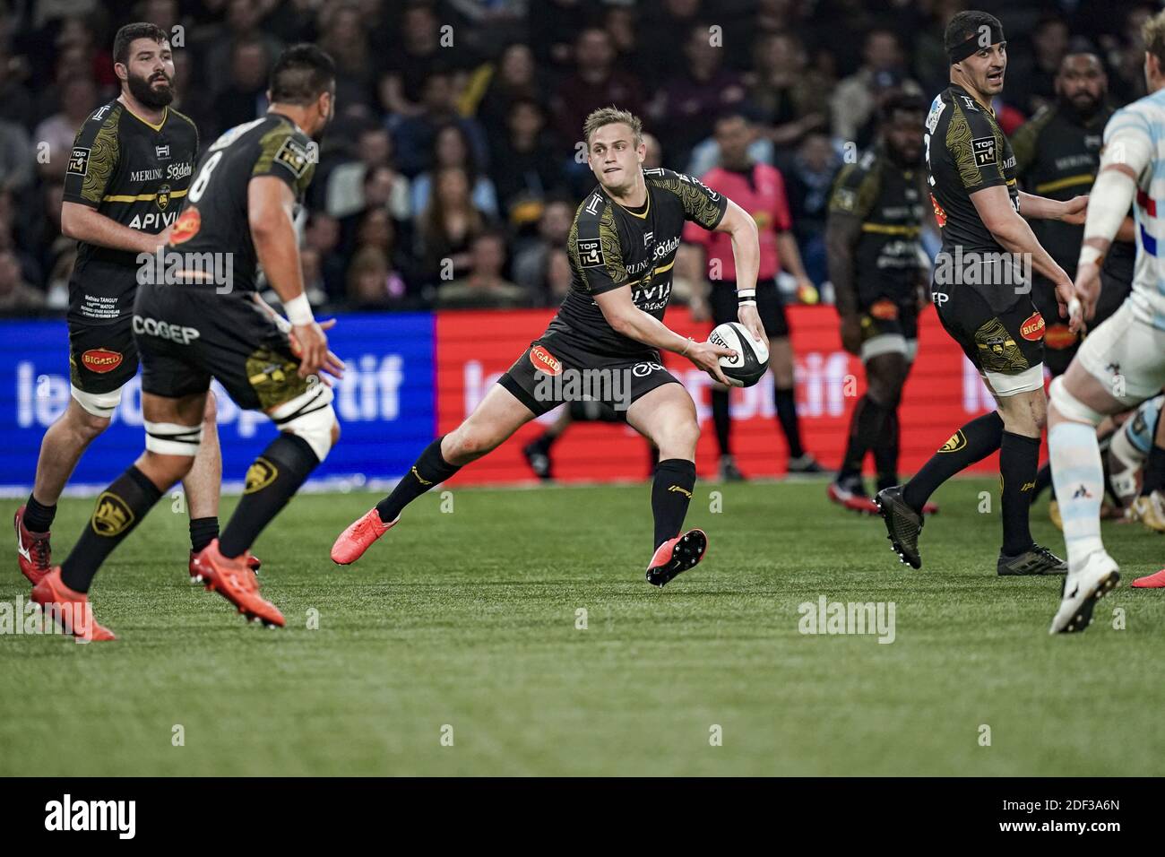 Jules Plisson (SR) during the rugby TOP 14 match between Racing 92 and ...
