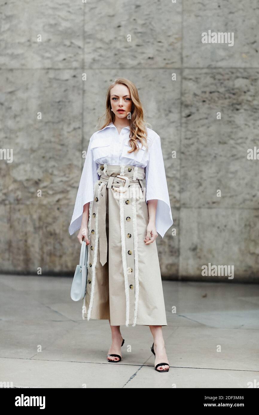 Street style, Anouchka Gauthier arriving at Victoria Tomas Fall Winter ...