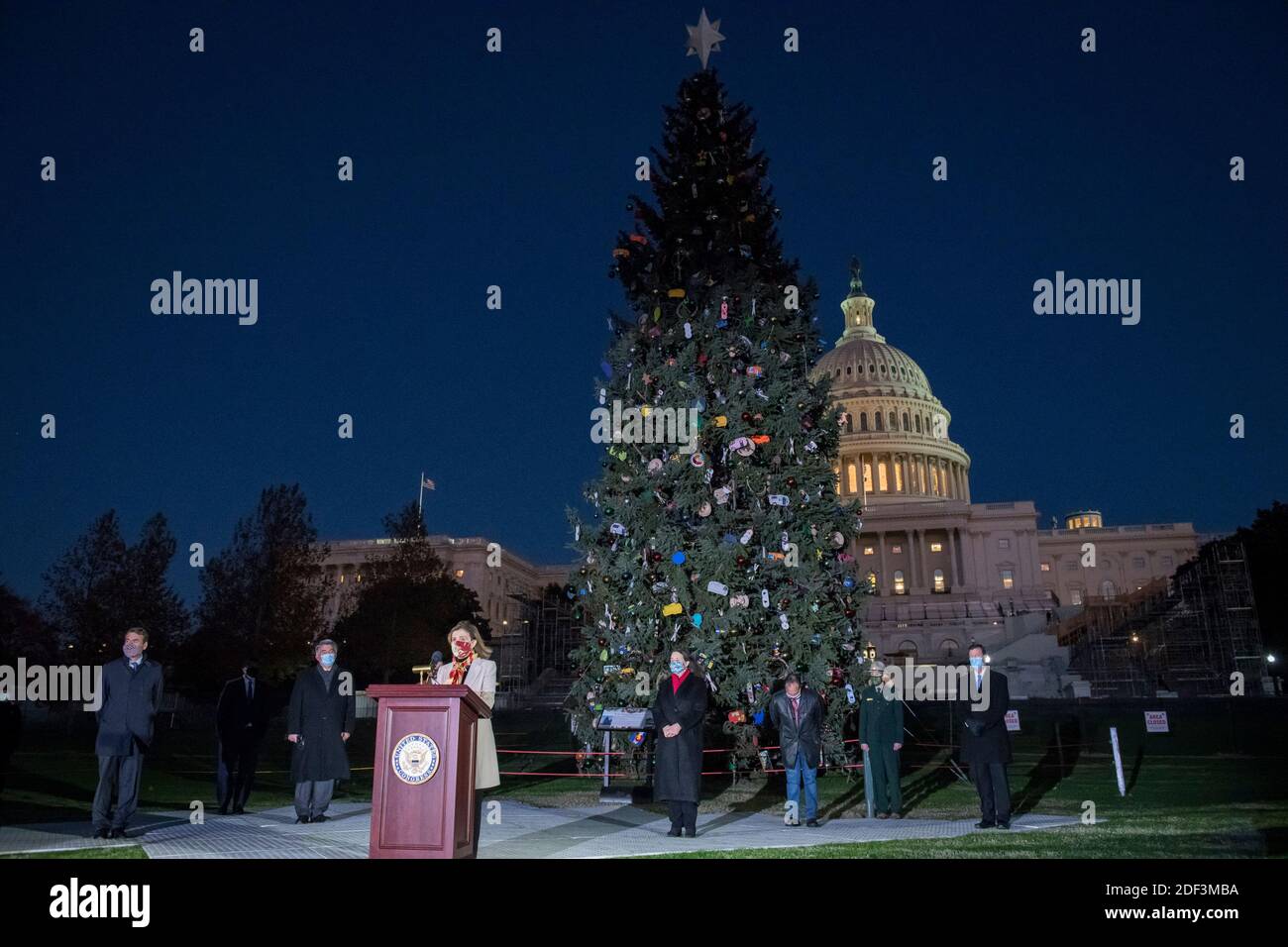 Nancy pelosi at capitol tree lighting hi-res stock photography and images - Alamy