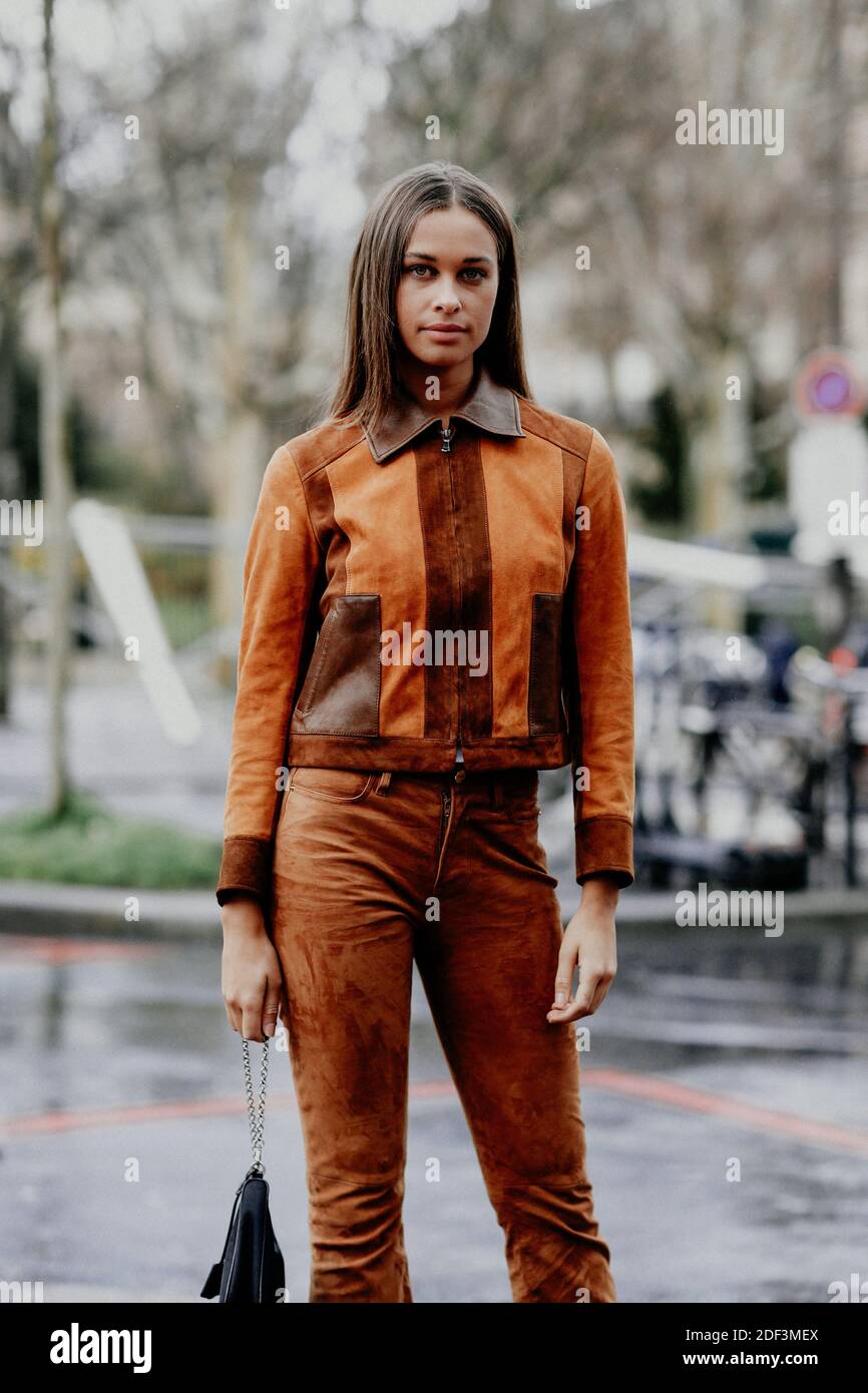 Street style, Sarah Lysander Carter arriving at Mazarine Fall Winter ...