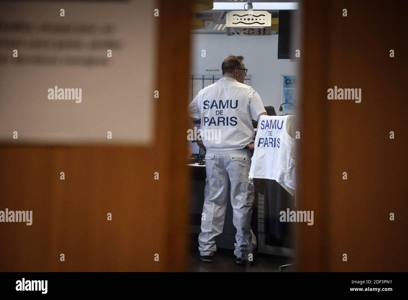 Illustration of the SAMU-SMUR emergency services call center at the ...