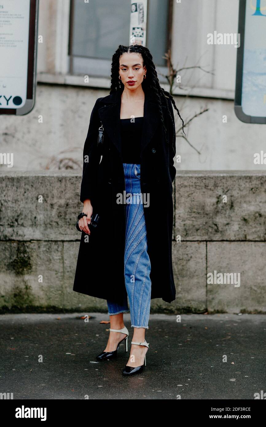Street style, Sarah Feingold arriving at Mugler Fall Winter 2020-2021 ...