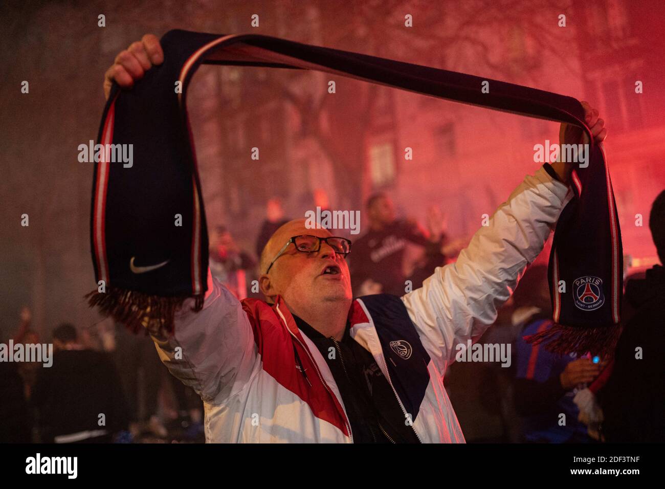 Paris Saint Germain fans watch PSG take on Dortmund in front of the ...