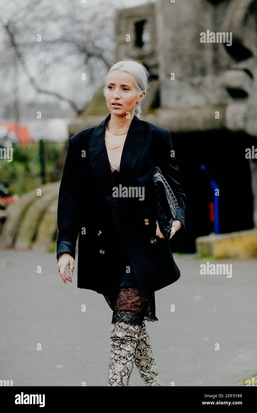 Street style, Camille Callen arriving at Balmain Fall Winter 2020-2021 ...