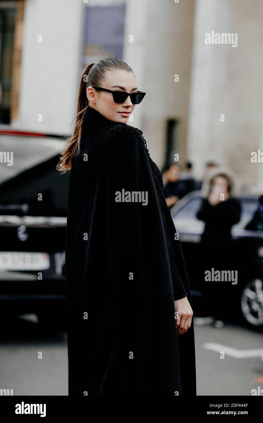 Street style, Lorena Rae arriving at Elie Saab Fall Winter 2020-2021 ...