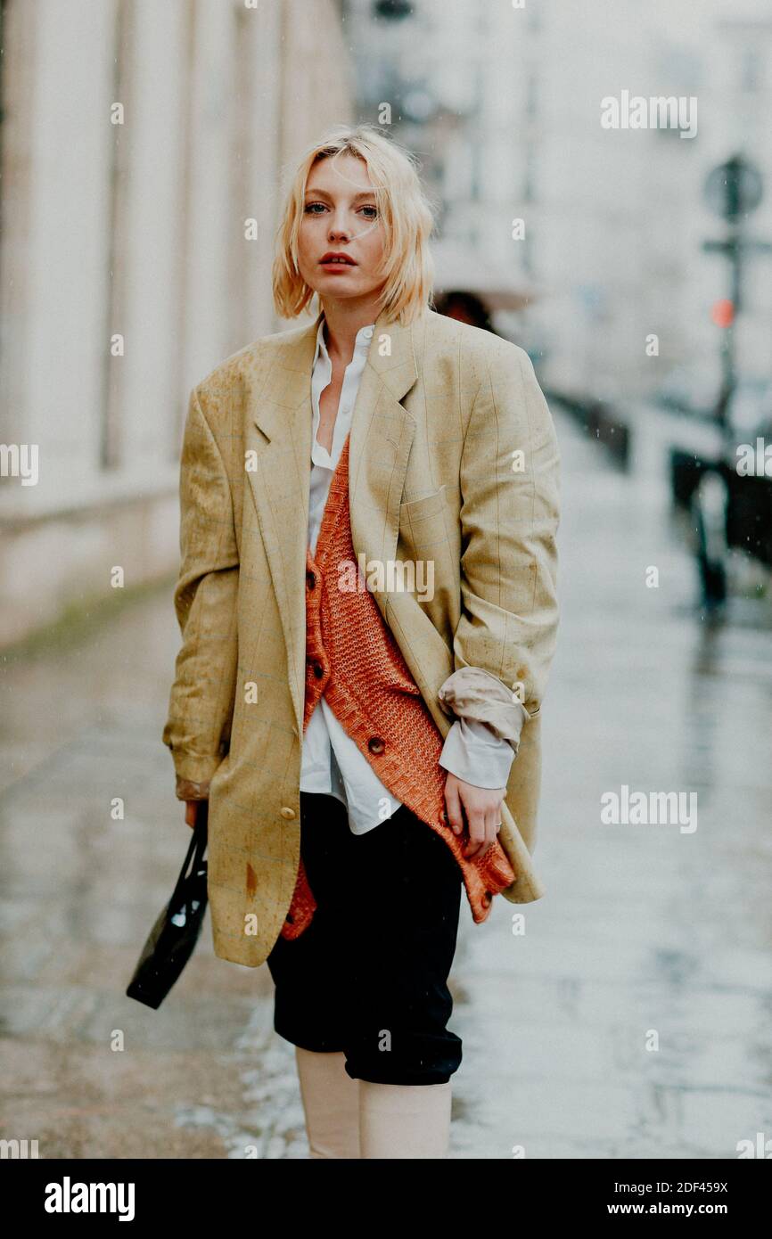 Street style, Julie Janie arriving at Paul and Joe Fall Winter 2020 ...