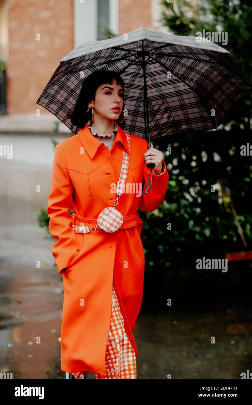 Street style, Barbara Malewicz arriving at Sacai Fall Winter 2020-2021 ...