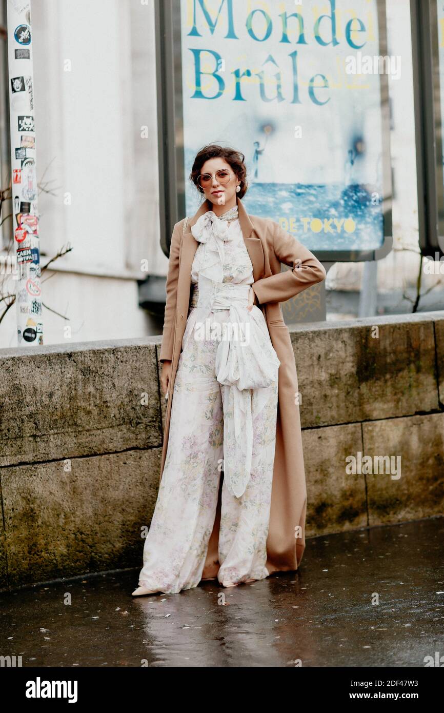 Street style, Katie One arriving at Kristina Fidelskaya Fall Winter ...