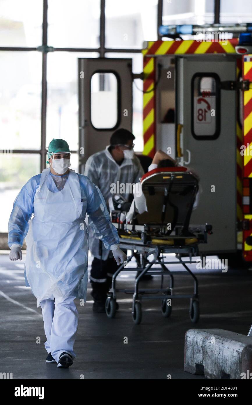 The Bordeaux Pellegrin CHU has set up an advanced medical post at the ...