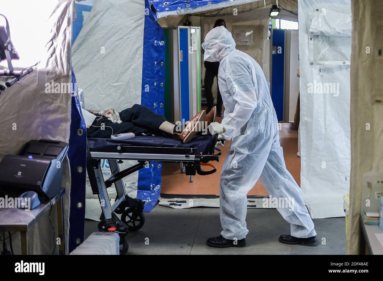 The Bordeaux Pellegrin CHU has set up an advanced medical post at the ...