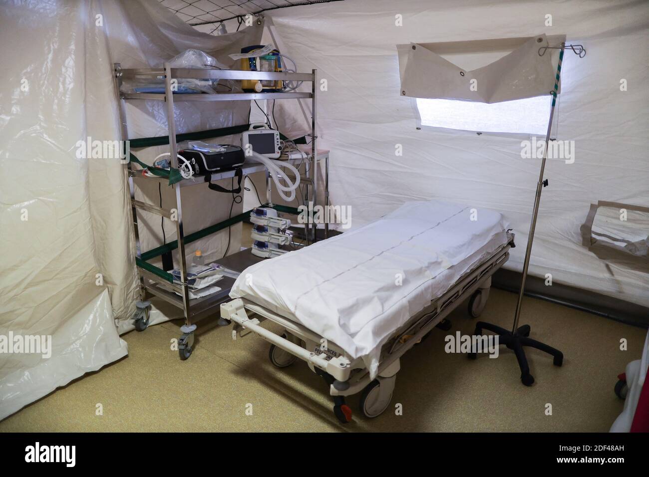 Advanced medical station hi-res stock photography and images - Alamy