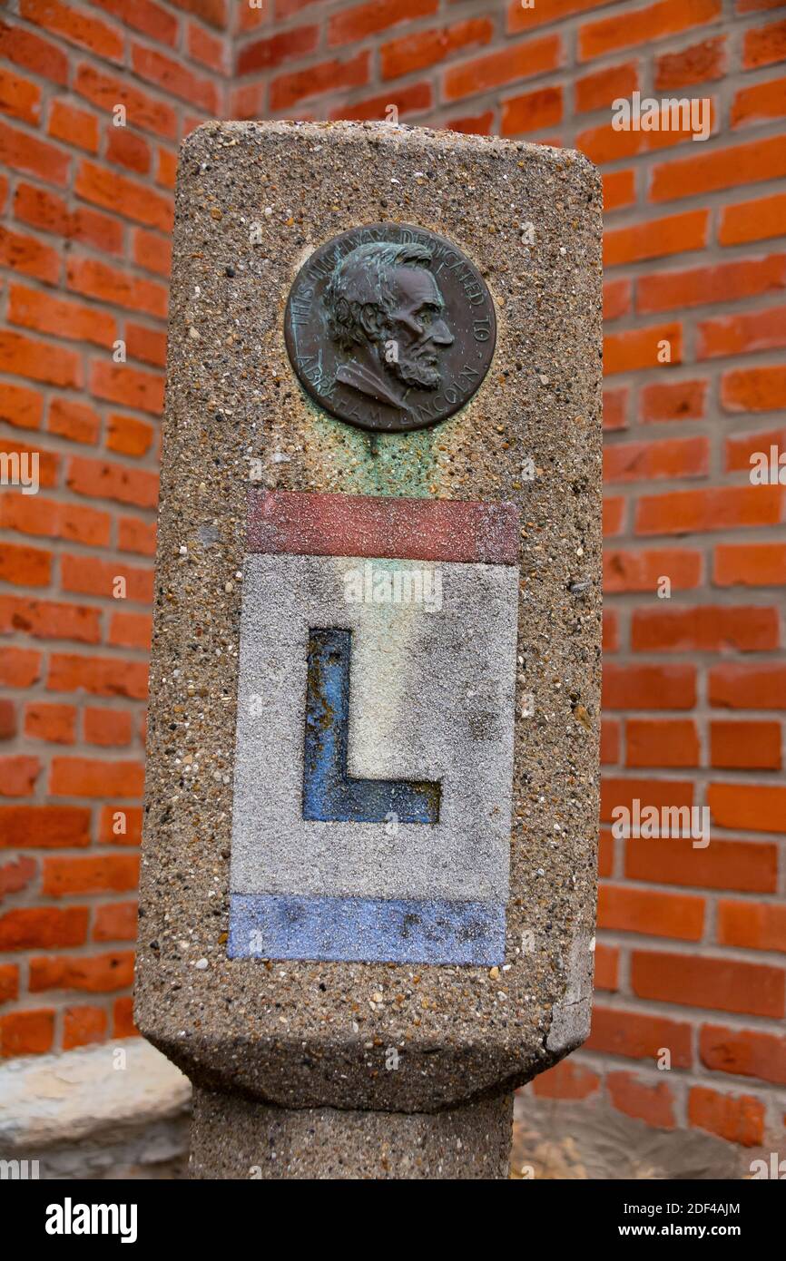 Original Lincoln Highway road markers in rural Illinois Stock Photo - Alamy