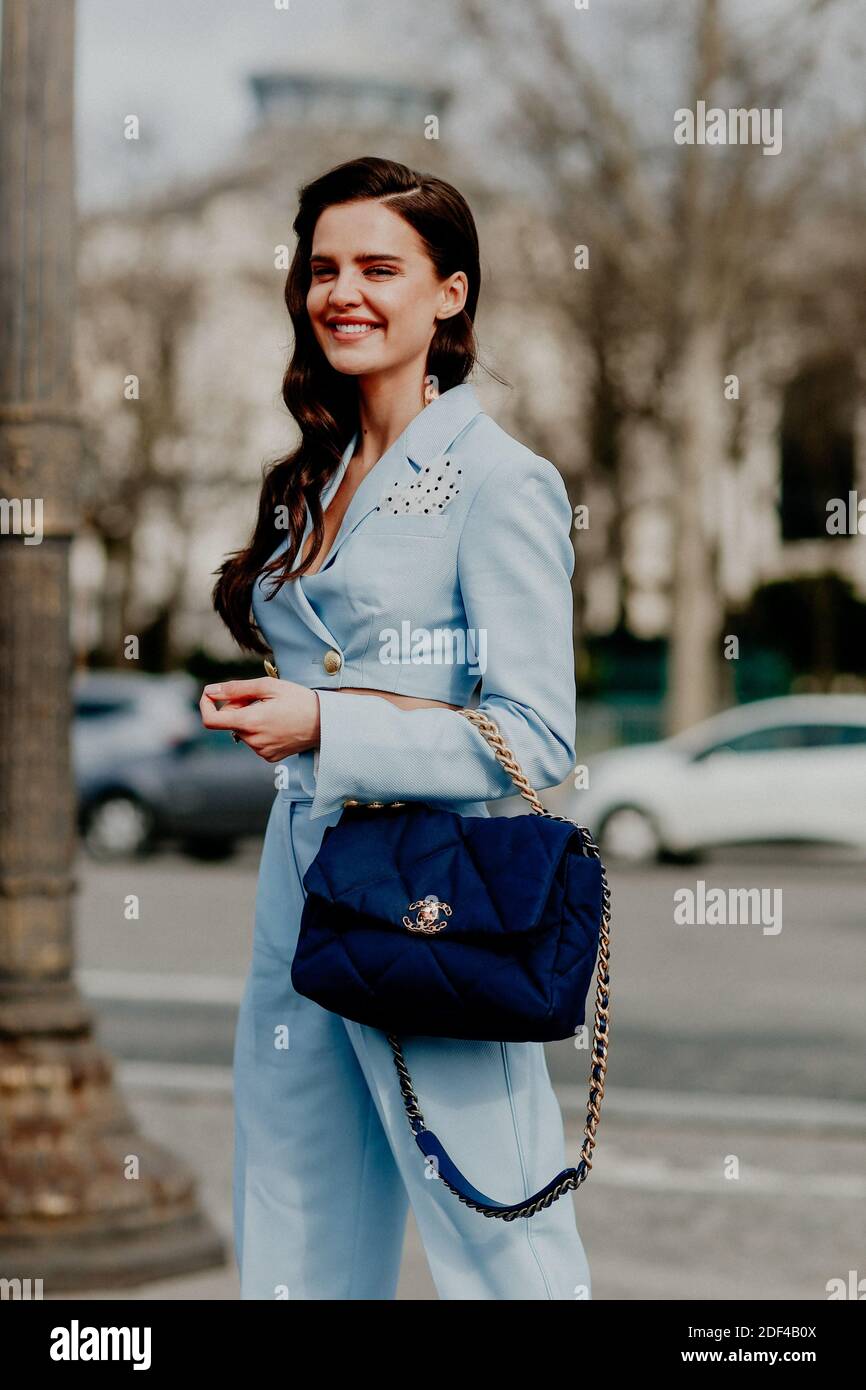 Street style, Anna Andres arriving at Chanel Fall Winter 2020-2021 show ...