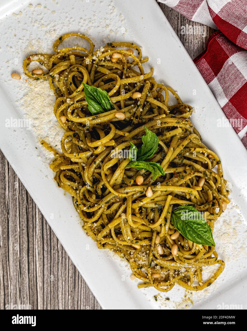 Linguine al Pesto Stock Photo - Alamy