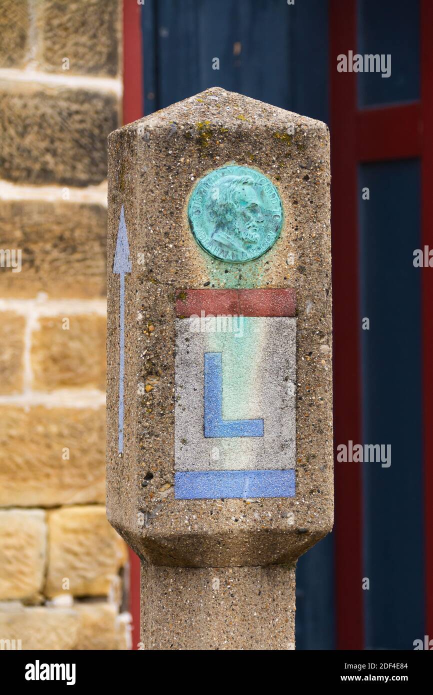 Original Lincoln Highway road markers in rural Illinois Stock Photo - Alamy