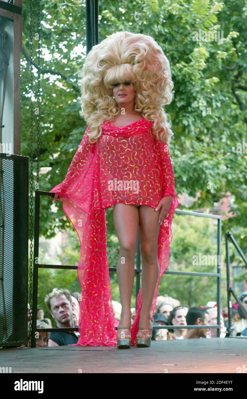 Bunny howl hi-res stock photography and images - Alamy