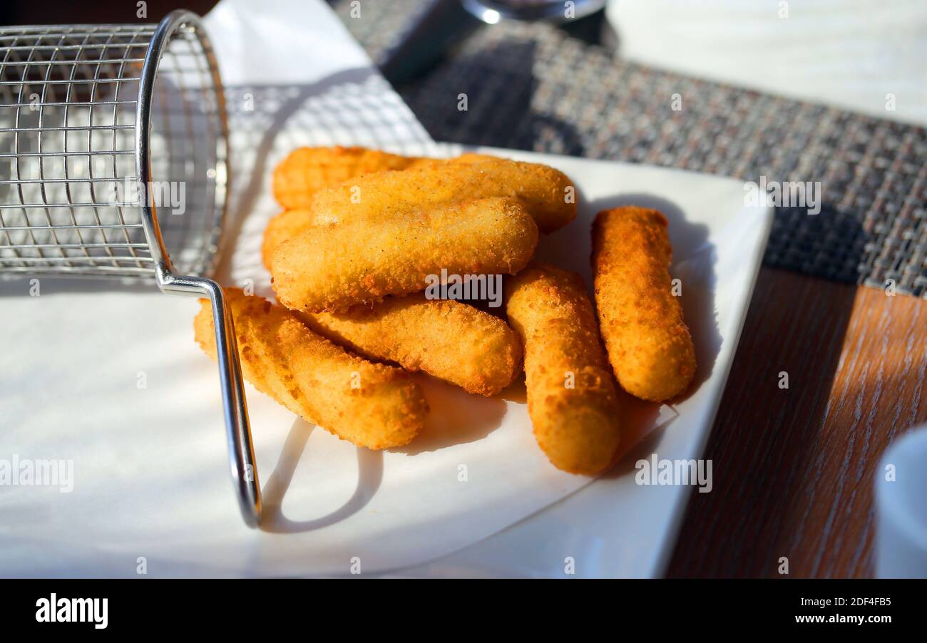 Photos of delicious cheese sticks hot in the restaurant Stock Photo - Alamy