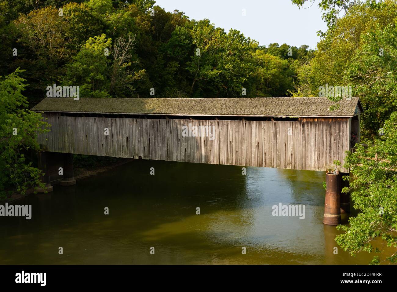 Old covered bridge in Midwest on a beautiful Summer morning. Cowden ...