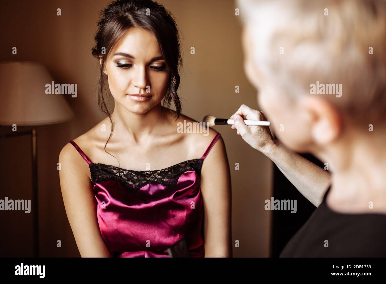 Wedding makeup hi-res stock photography and images - Alamy