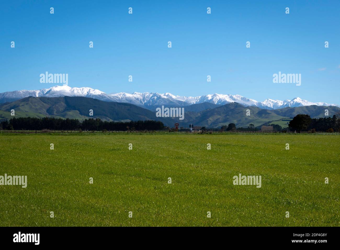 Tararuas High Resolution Stock Photography and Images - Alamy