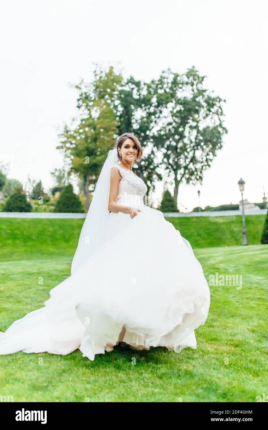 portrait of a beautiful bride in nature Stock Photo - Alamy