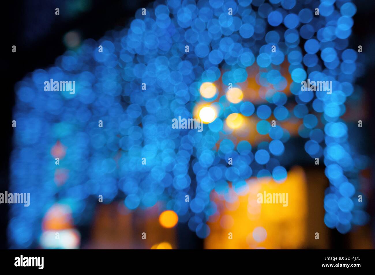 Why Are Blue Lights Blurry At Night