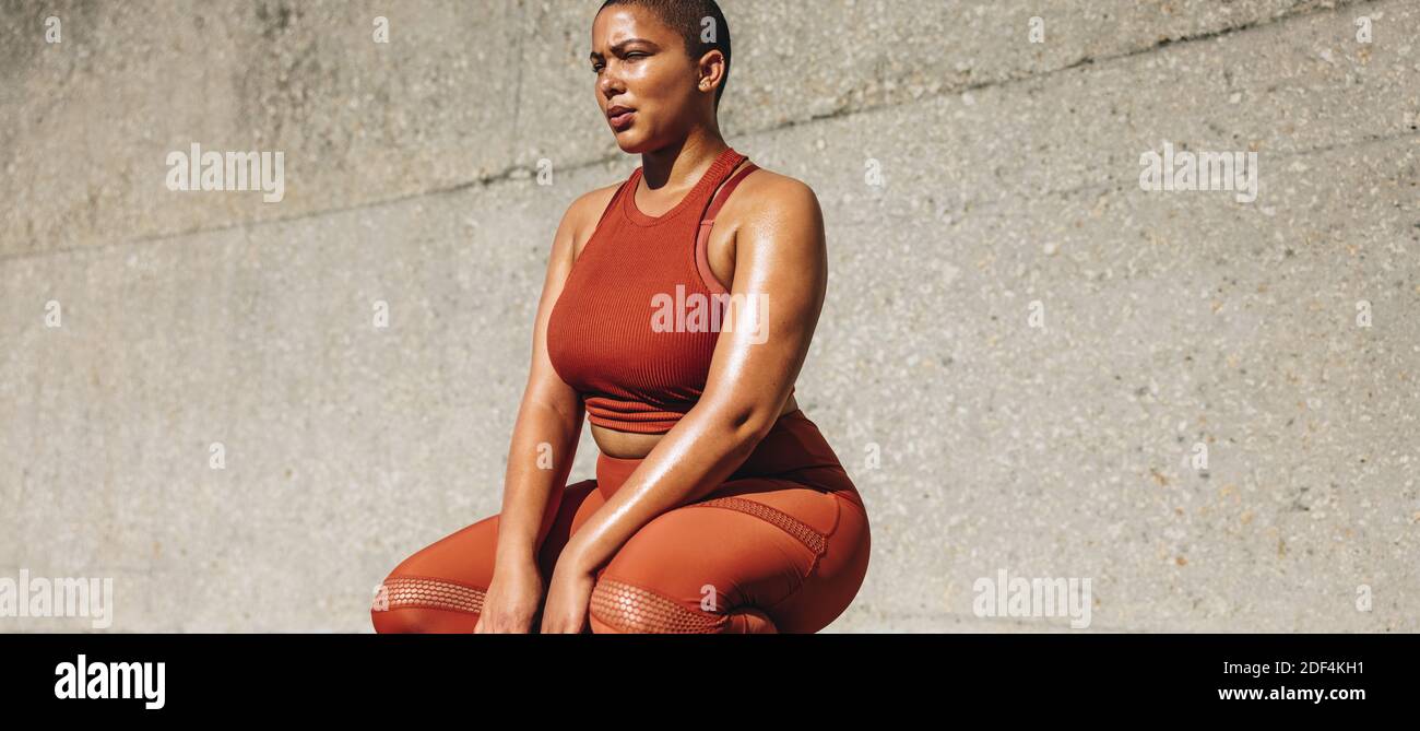 Curvy female model hi-res stock photography and images - Alamy