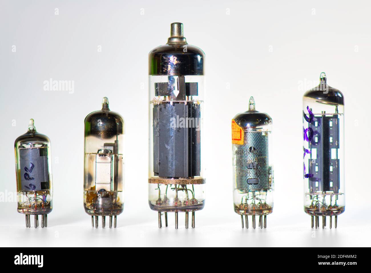 Old radio valves hi-res stock photography and images - Alamy