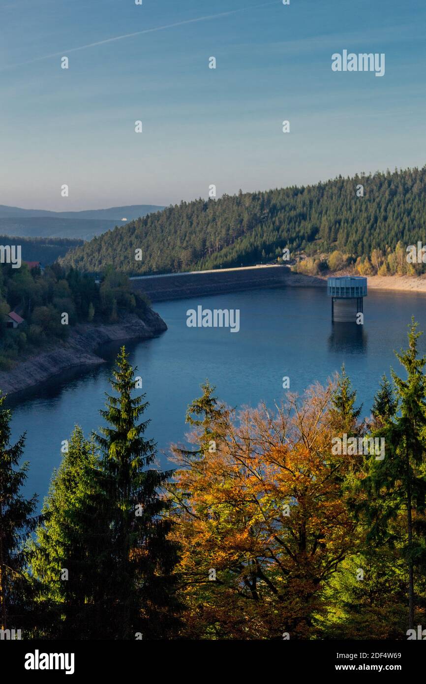 Autumn walk around the narrow water dam in the Thuringian Forest ...