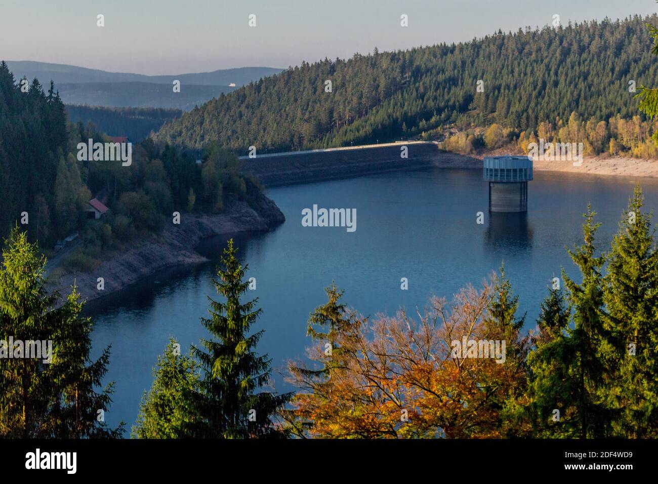 Autumn walk around the narrow water dam in the Thuringian Forest ...