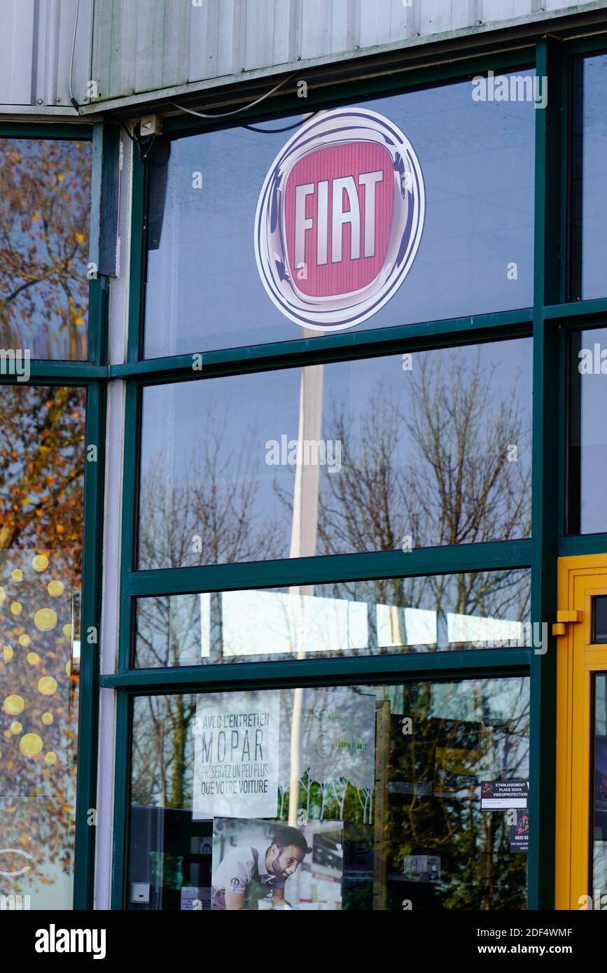 Bordeaux , Aquitaine France - 12 01 2020 : Fiat shop car dealership ...
