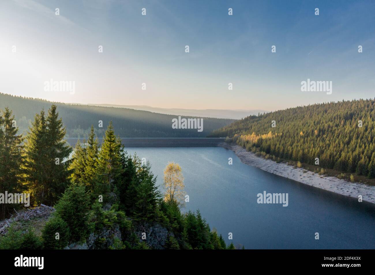 Autumn walk around the narrow water dam in the Thuringian Forest ...