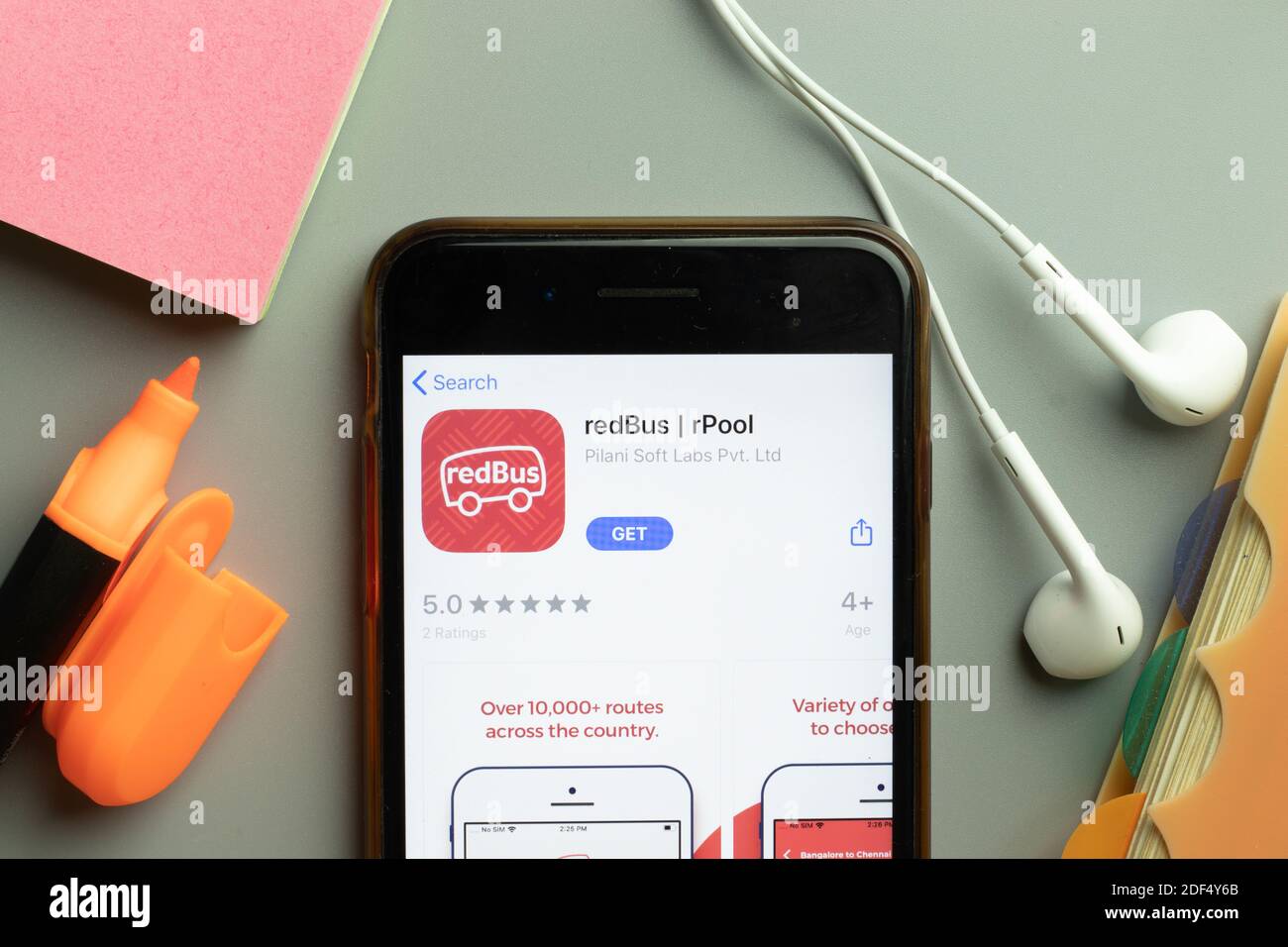 App redbus hi-res stock photography and images - Alamy