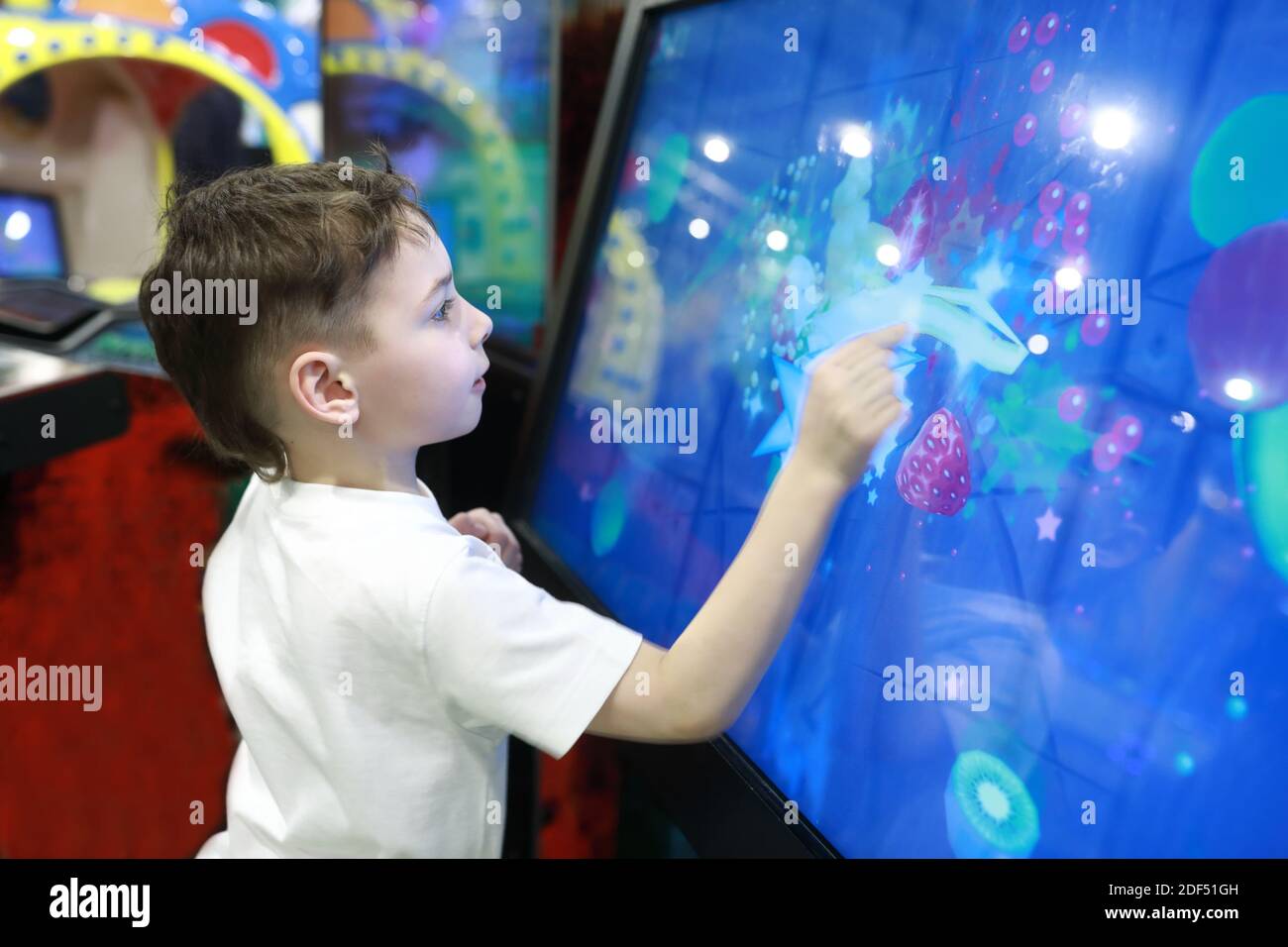 Computer game large screen hi-res stock photography and images - Alamy