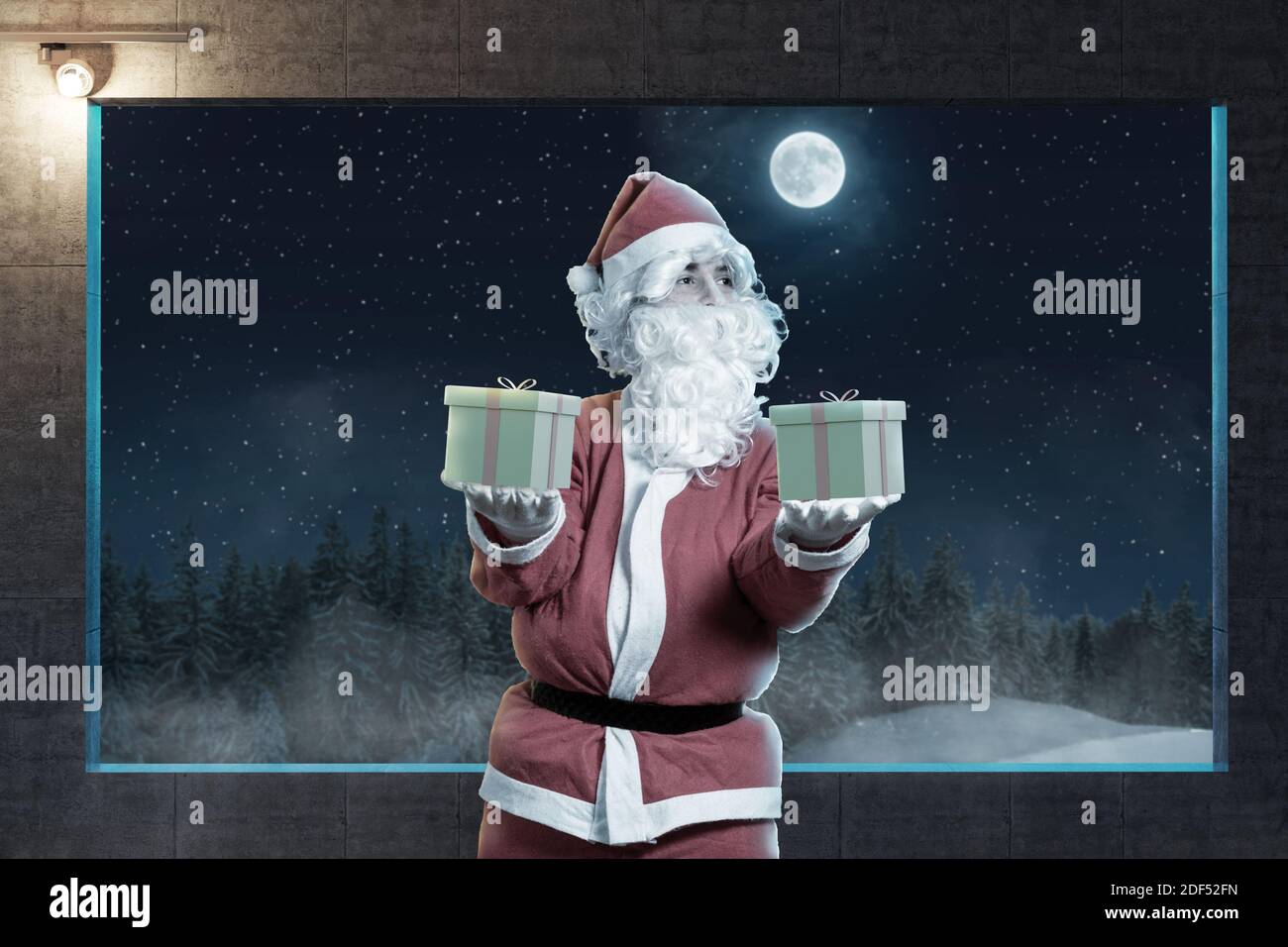 Hand night moonlight hi-res stock photography and images - Alamy