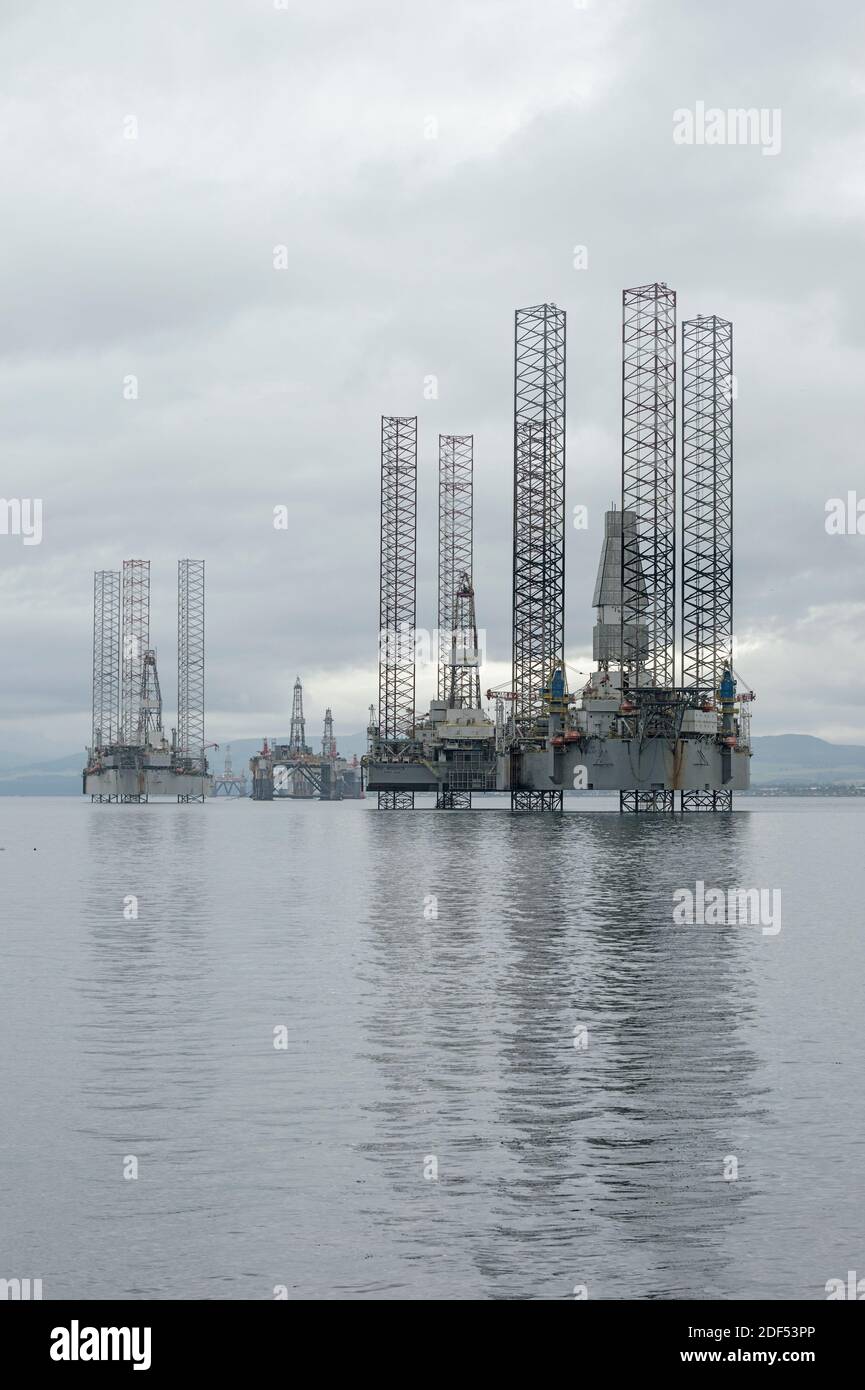 Decommissioned Oil Rigs High Resolution Stock Photography and Images ...