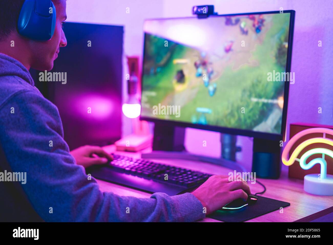 Streamer technology hi-res stock photography and images - Alamy