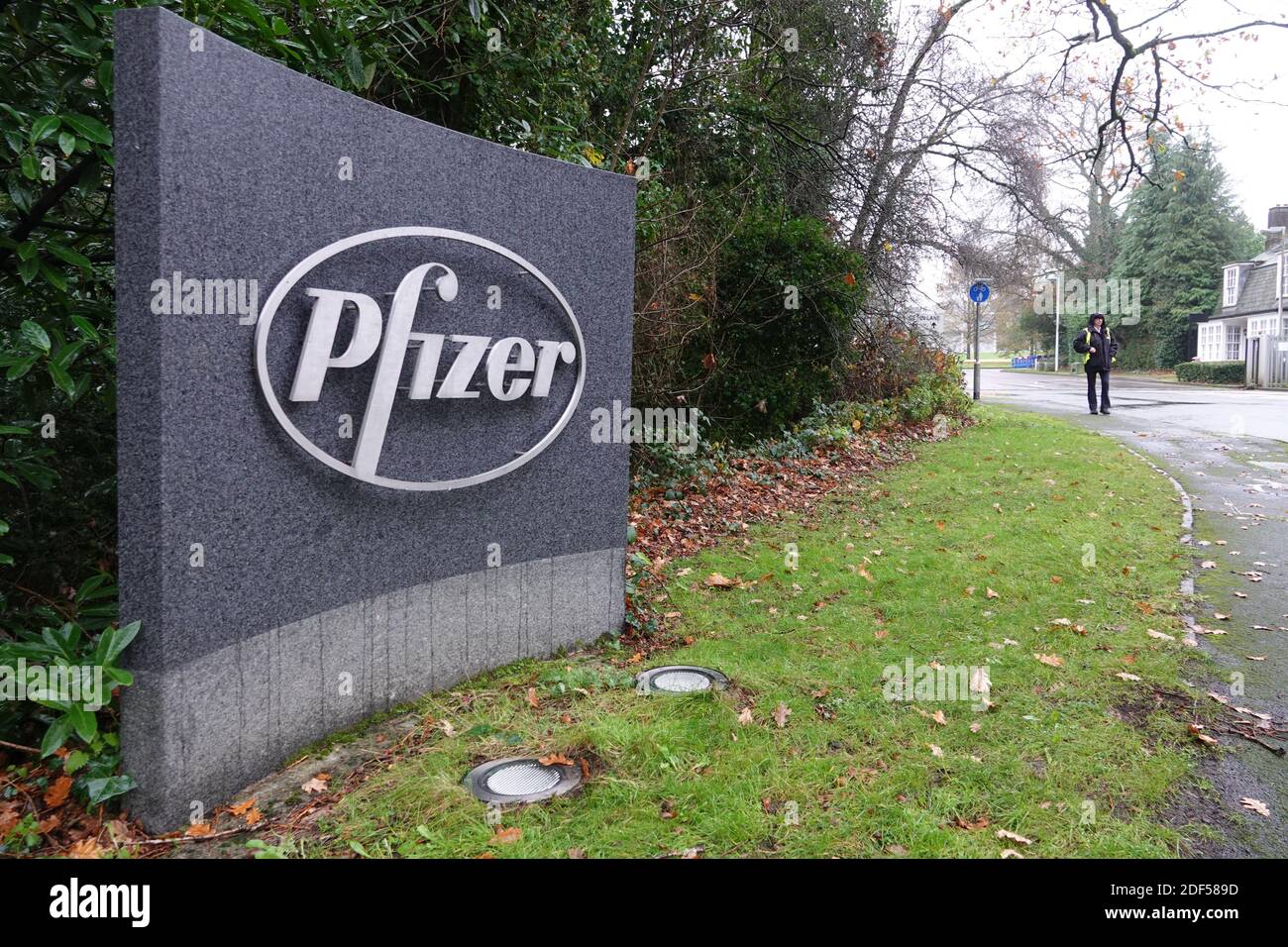 Pfizer uk logo hi-res stock photography and images - Alamy