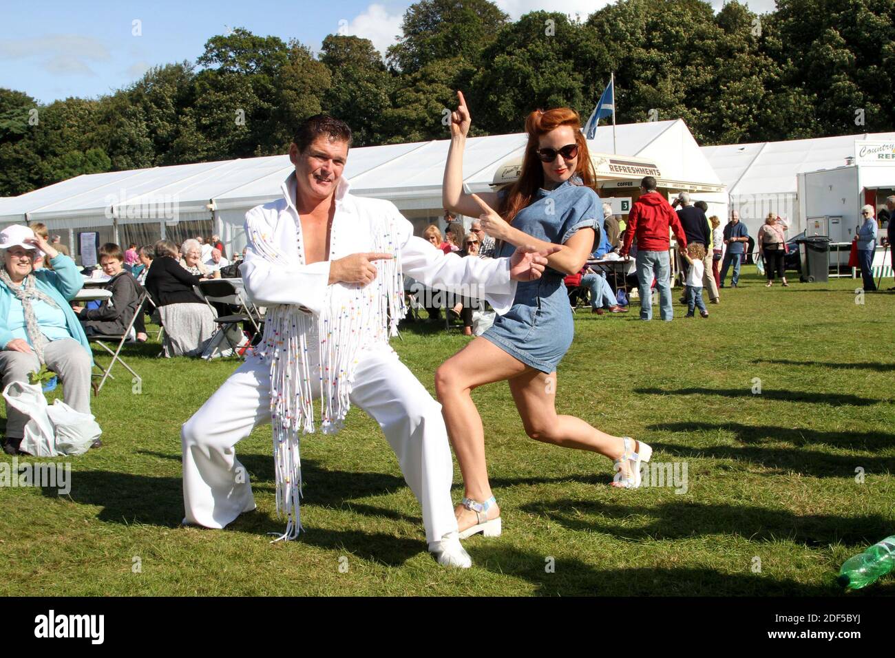 Elvis presley fan family hi-res stock photography and images - Alamy