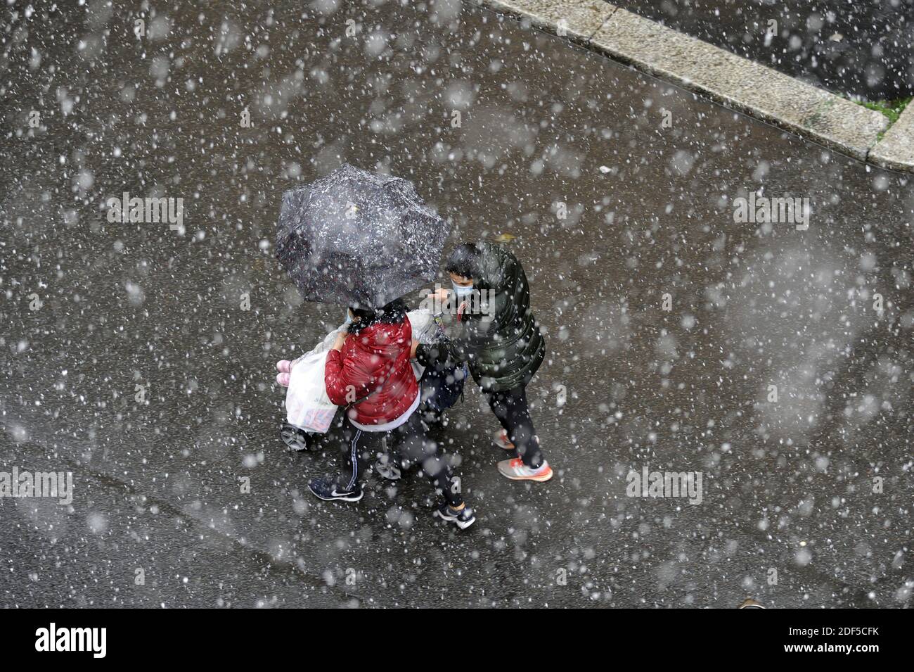Neve milano hi-res stock photography and images - Alamy
