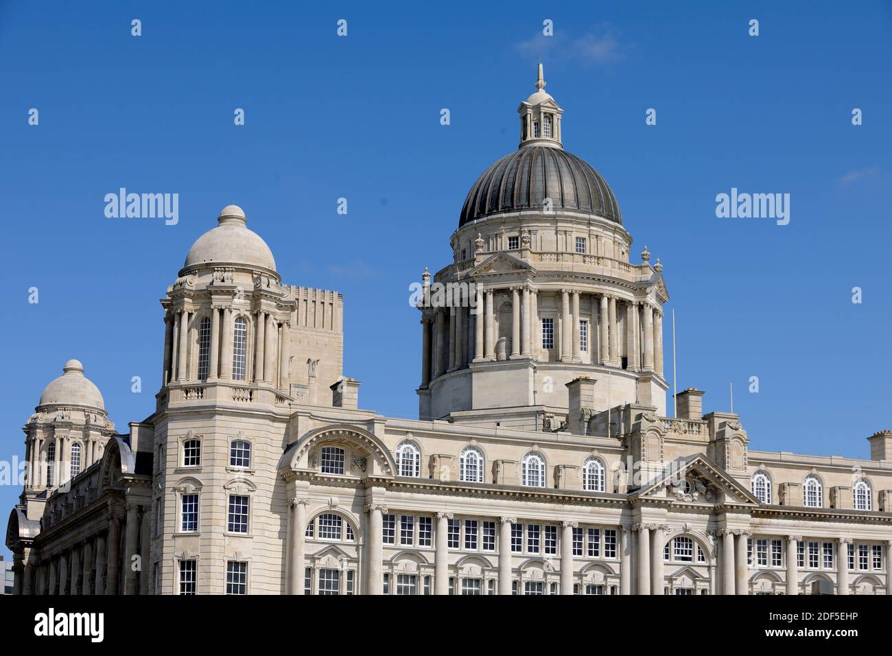Liverpool, Three Graces, waterfront, Liver Building, Cunard Building ...
