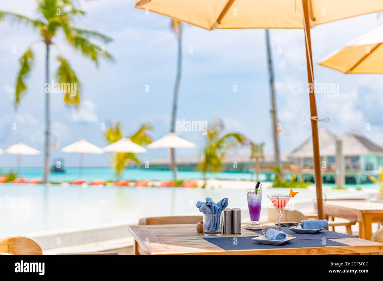 The seychelles infinity pool hi-res stock photography and images - Alamy