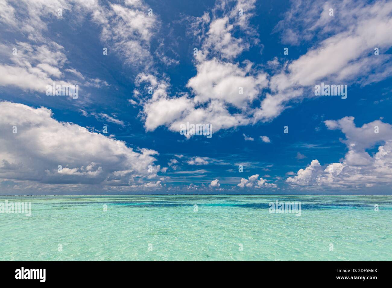 Blue seascape clear sky calm hi-res stock photography and images - Alamy