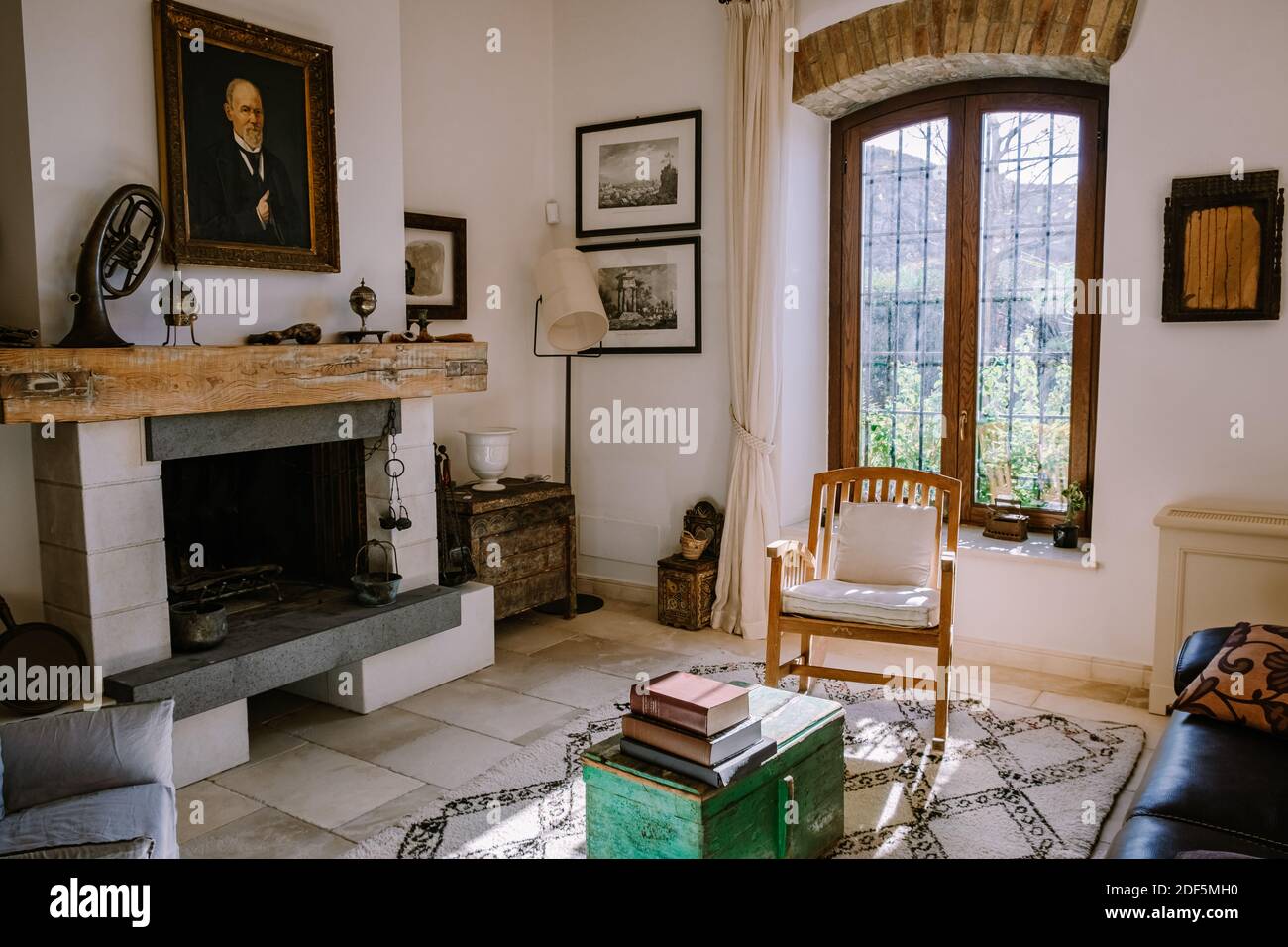 Medieval homestead hi-res stock photography and images - Alamy