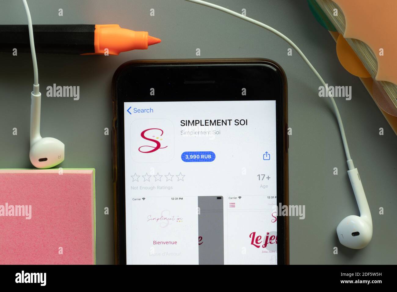 Simplement soi hi-res stock photography and images - Alamy