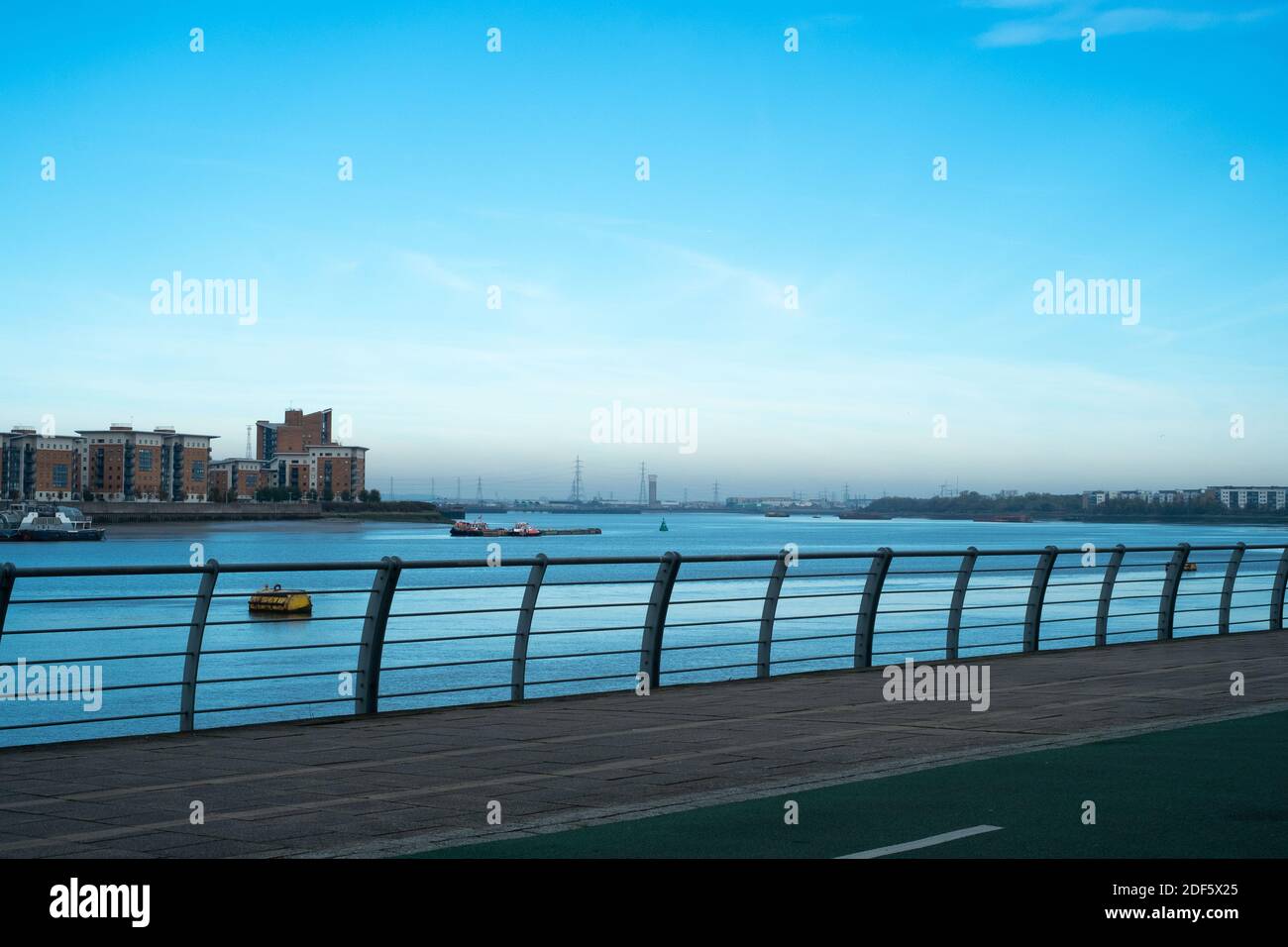 Riverside estates hi-res stock photography and images - Alamy