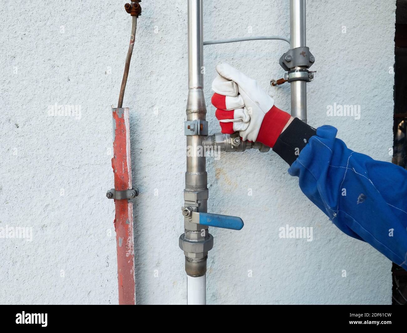 Stainless steel ball valve hi-res stock photography and images - Alamy