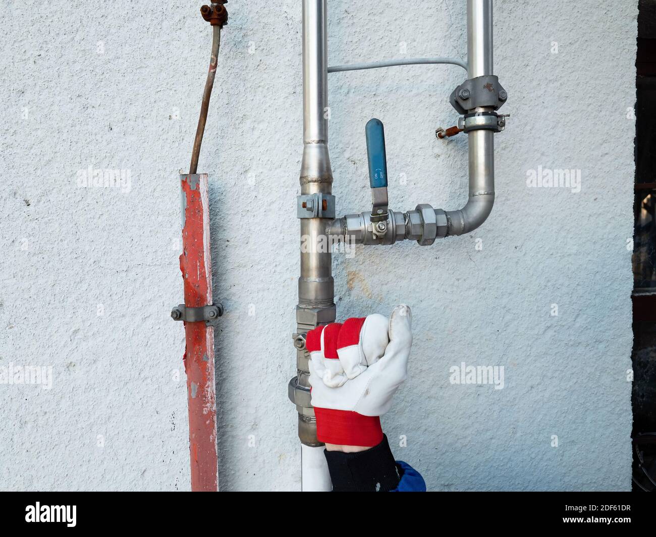 Stainless steel ball valve hi-res stock photography and images - Alamy